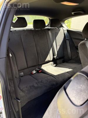 Balts BMW 120 2013 Valmiera, ar dzinēja tilpumu 2.00 L un nobraukumu 186 tūkst. km par 9200 €, foto 13 vietnē AUTOMOTO.COM.LV