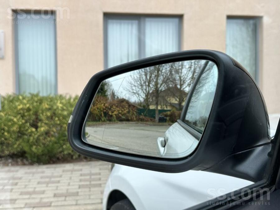 White BMW 120 2013 in Jelgava, with an engine capacity of 2.00 L and mileage of 214 thousand km for 9200 €, photo 20 on AUTOMOTO.COM.LV