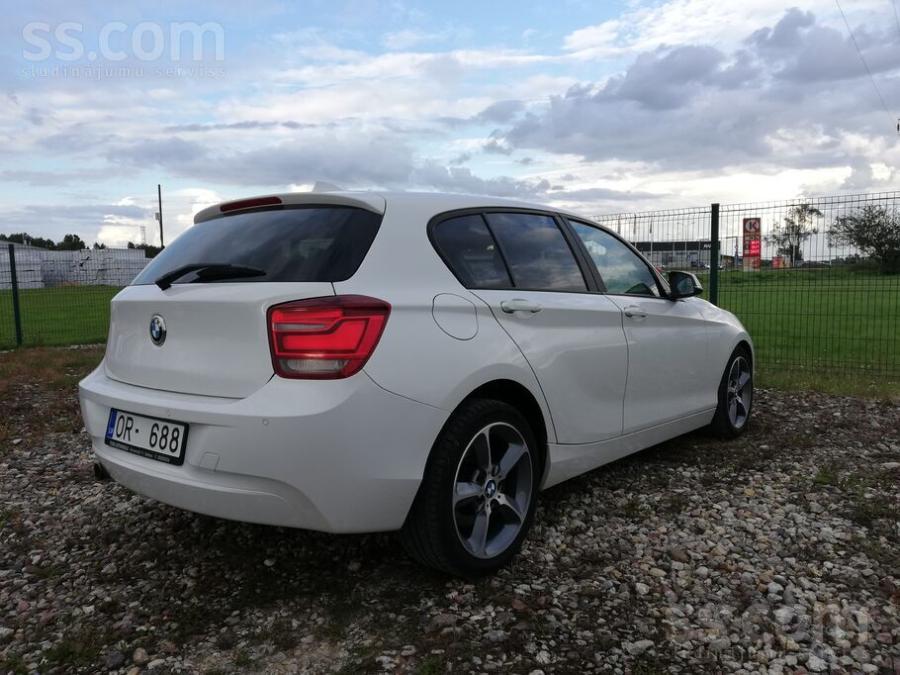 White BMW 120 2013 in Saldus, with an engine capacity of 2.00 L and mileage of 238 thousand km for 8700 €, photo 3 on AUTOMOTO.COM.LV