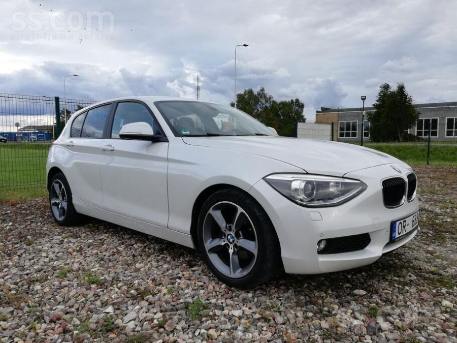 White BMW 120 2013 in Saldus, with an engine capacity of 2.00 L and mileage of 238 thousand km for 8700 €, photo 4 on AUTOMOTO.COM.LV