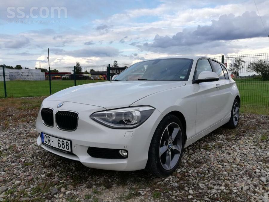 White BMW 120 2013 in Saldus, with an engine capacity of 2.00 L and mileage of 238 thousand km for 8700 €, photo 12 on AUTOMOTO.COM.LV