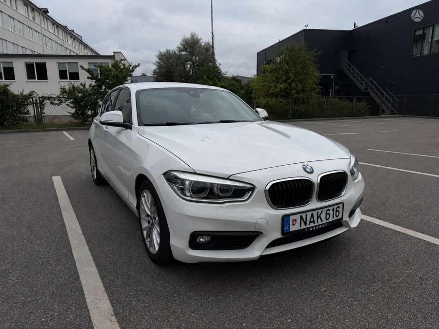 White BMW 120 2016 in Kaunas, with an engine capacity of 2.00 L and mileage of 315 thousand km for 9900 €, photo 1 on AUTOMOTO.COM.LV