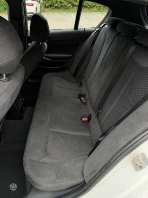 White BMW 120 2016 in Kaunas, with an engine capacity of 2.00 L and mileage of 315 thousand km for 9900 €, photo 6 on AUTOMOTO.COM.LV