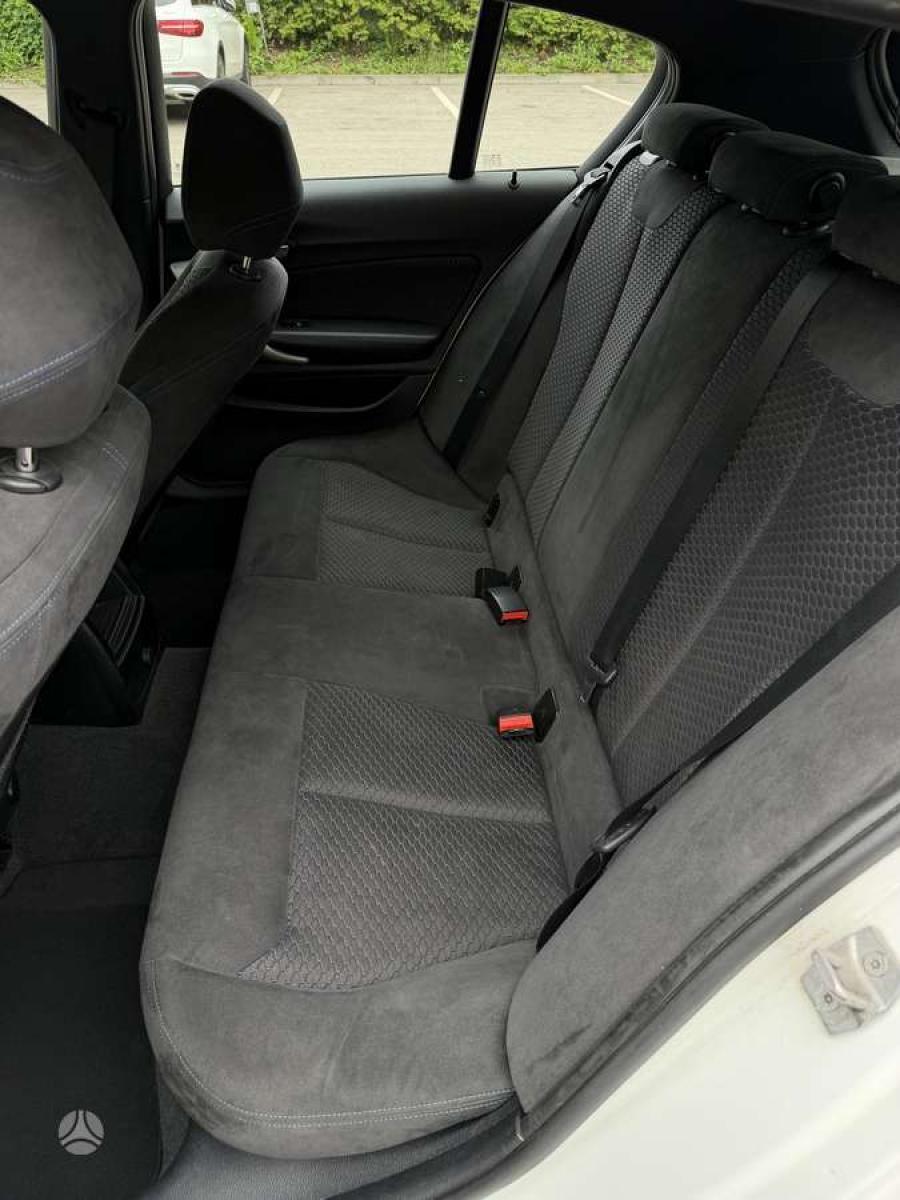 White BMW 120 2016 in Kaunas, with an engine capacity of 2.00 L and mileage of 315 thousand km for 9900 €, photo 6 on AUTOMOTO.COM.LV