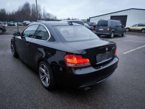 Black BMW 123 2008 in Utena, with an engine capacity of 2.00 L and mileage of 297 thousand km for 6350 €, photo 6 on AUTOMOTO.COM.LV