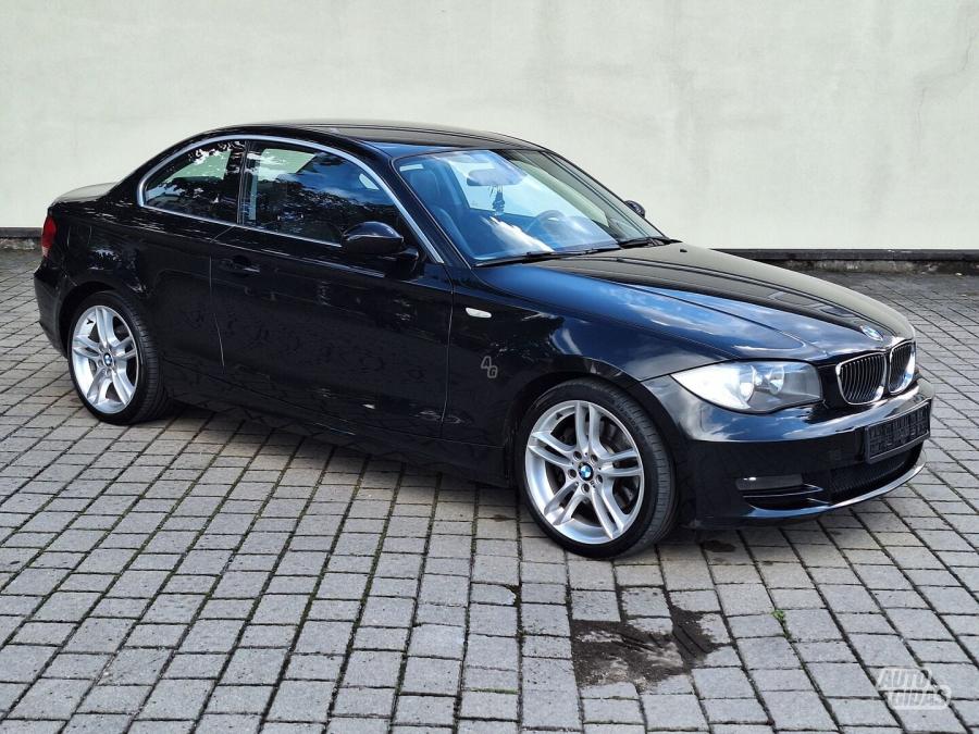 Black BMW 123 2009 in Vilnius, with an engine capacity of 2.00 L and mileage of 267 thousand km for 4800 €, photo 4 on AUTOMOTO.COM.LV