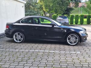 Black BMW 123 2009 in Vilnius, with an engine capacity of 2.00 L and mileage of 267 thousand km for 4800 €, photo 6 on AUTOMOTO.COM.LV