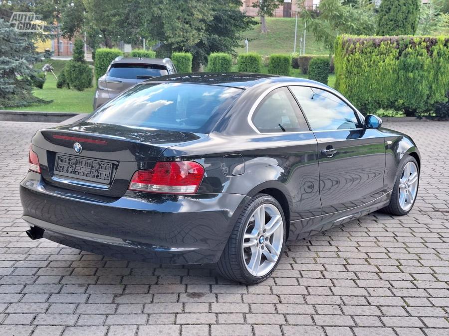Black BMW 123 2009 in Vilnius, with an engine capacity of 2.00 L and mileage of 267 thousand km for 4800 €, photo 7 on AUTOMOTO.COM.LV