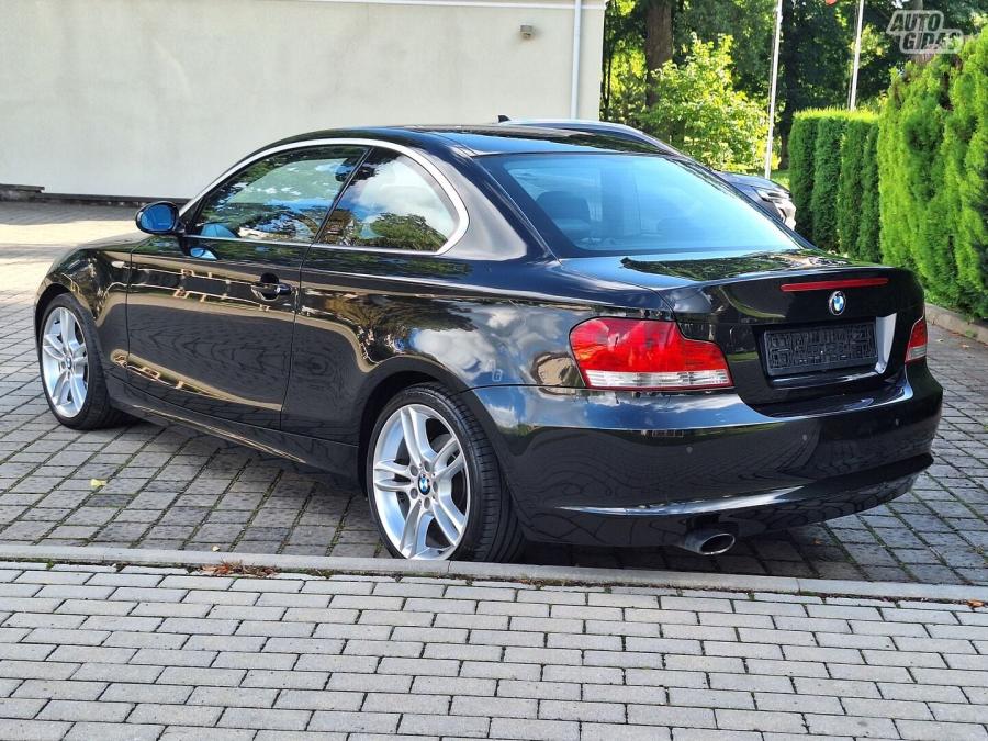 Black BMW 123 2009 in Vilnius, with an engine capacity of 2.00 L and mileage of 267 thousand km for 4800 €, photo 9 on AUTOMOTO.COM.LV