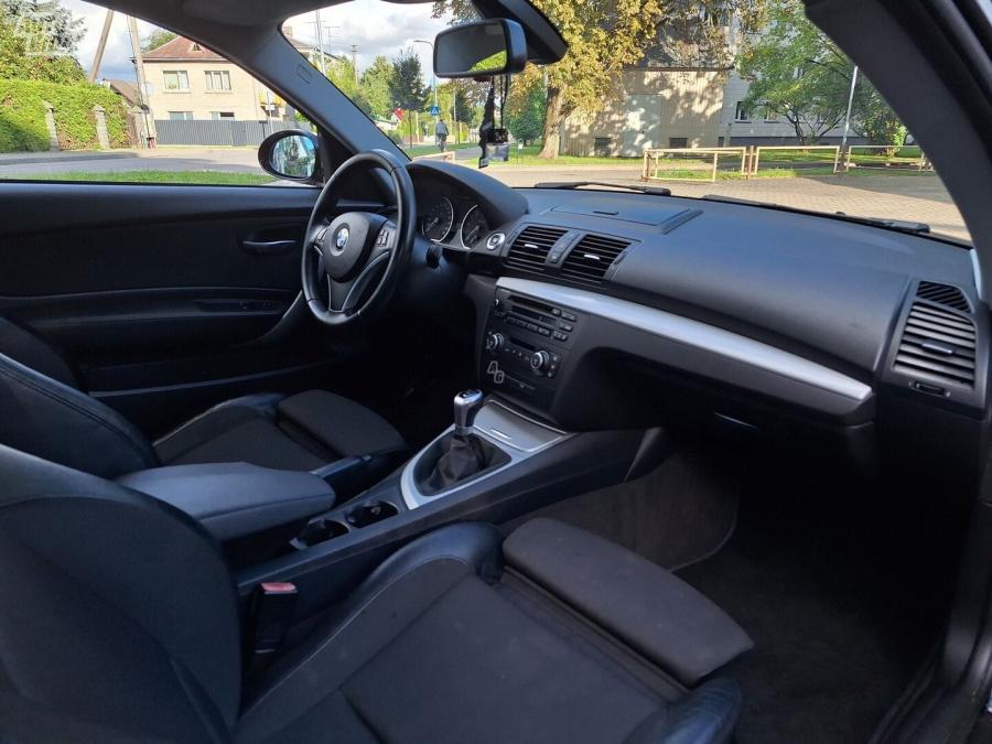 Black BMW 123 2009 in Vilnius, with an engine capacity of 2.00 L and mileage of 267 thousand km for 4800 €, photo 21 on AUTOMOTO.COM.LV
