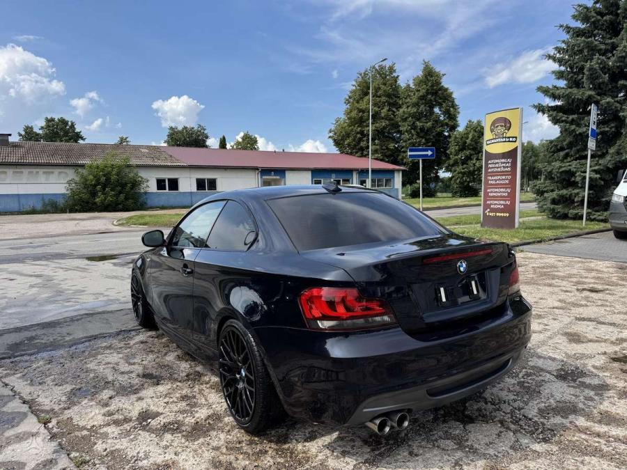 Black BMW 123 2012 in Marijampole, with an engine capacity of 0.00 L and mileage of 268 thousand km for 7000 €, photo 4 on AUTOMOTO.COM.LV