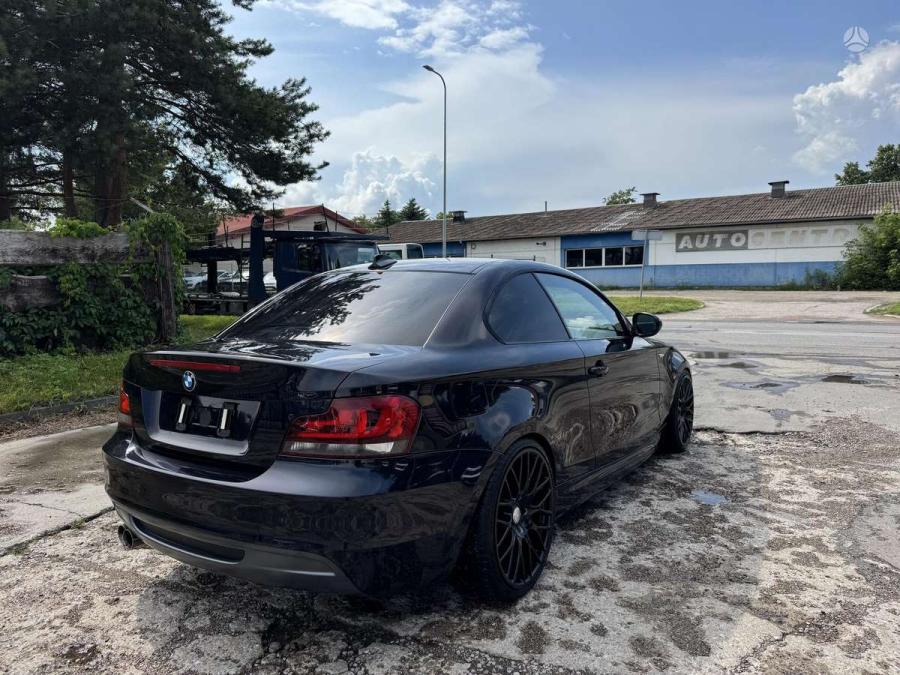 Black BMW 123 2012 in Marijampole, with an engine capacity of 0.00 L and mileage of 268 thousand km for 7000 €, photo 6 on AUTOMOTO.COM.LV