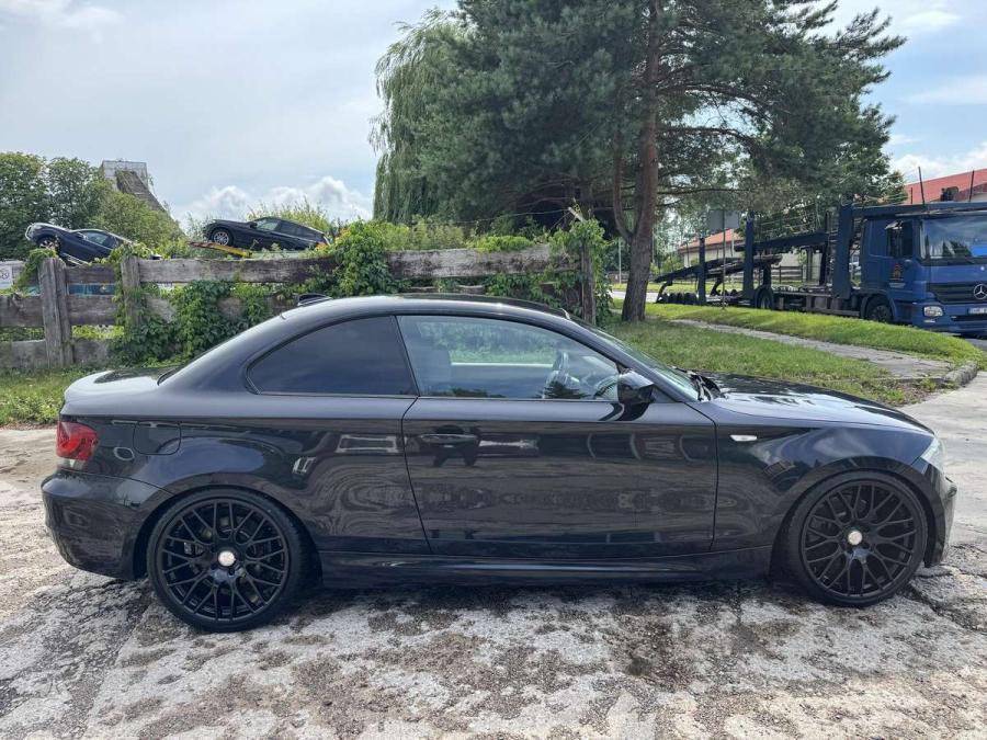 Black BMW 123 2012 in Marijampole, with an engine capacity of 0.00 L and mileage of 268 thousand km for 7000 €, photo 7 on AUTOMOTO.COM.LV