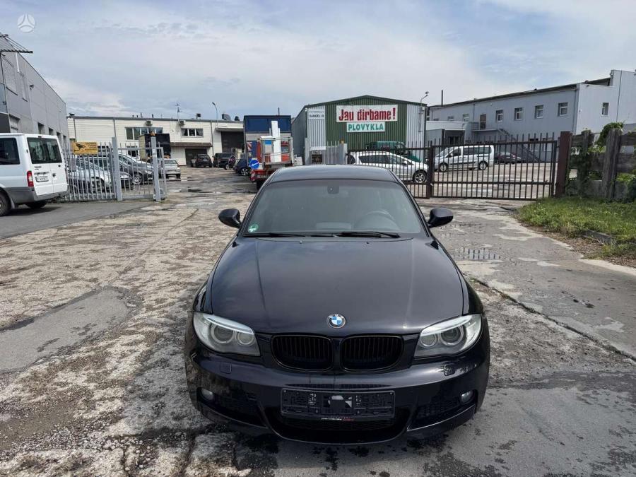 Black BMW 123 2012 in Marijampole, with an engine capacity of 0.00 L and mileage of 268 thousand km for 7000 €, photo 9 on AUTOMOTO.COM.LV
