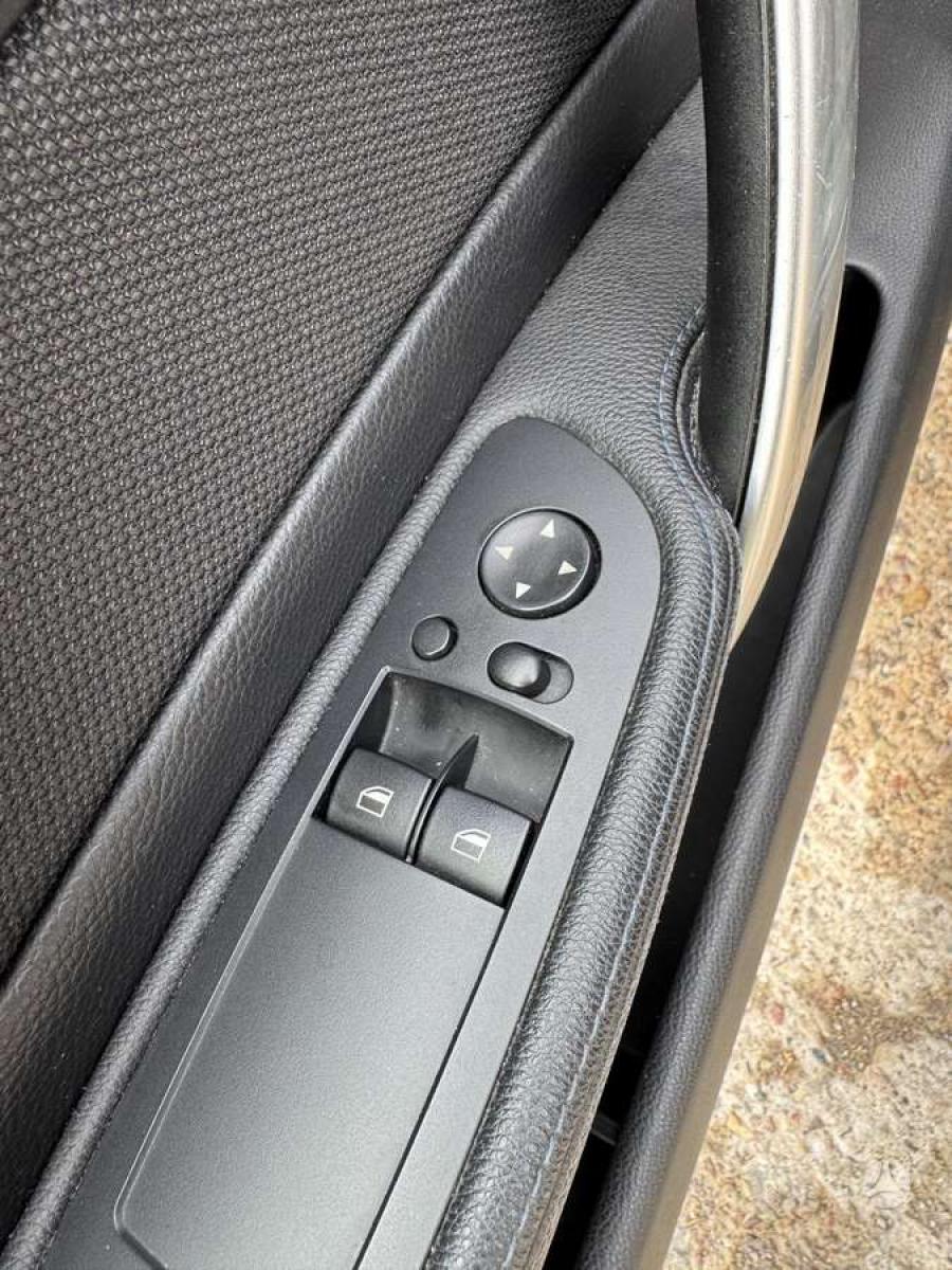 Black BMW 123 2012 in Marijampole, with an engine capacity of 0.00 L and mileage of 268 thousand km for 7000 €, photo 12 on AUTOMOTO.COM.LV