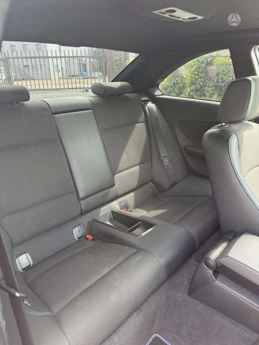 Black BMW 123 2012 in Marijampole, with an engine capacity of 0.00 L and mileage of 268 thousand km for 7000 €, photo 15 on AUTOMOTO.COM.LV