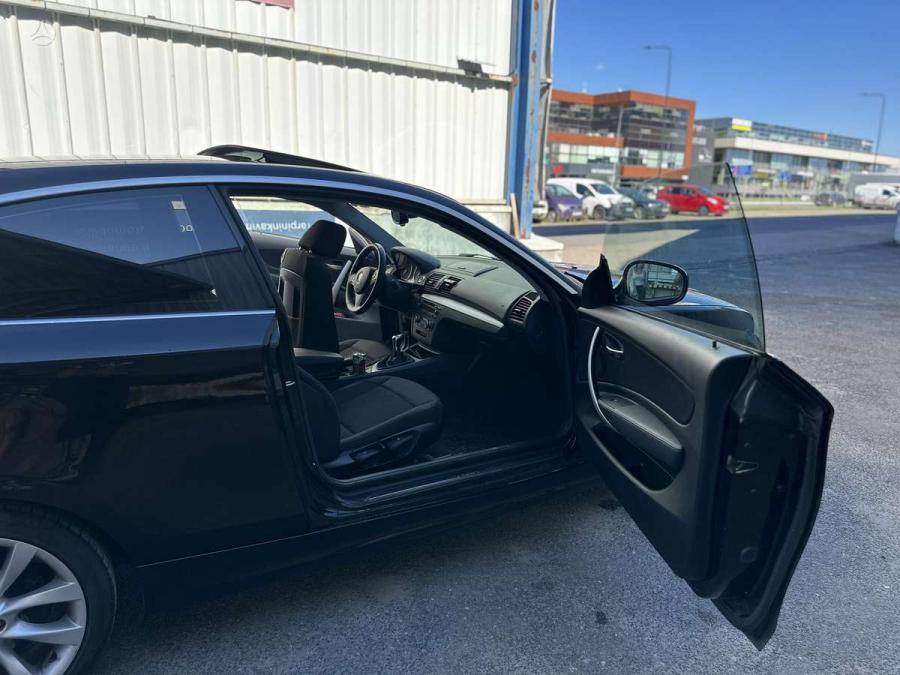 Melns BMW 123 2010 Viļņa, ar dzinēja tilpumu 2.00 L un nobraukumu 296 tūkst. km par 2650 €, foto 20 vietnē AUTOMOTO.COM.LV