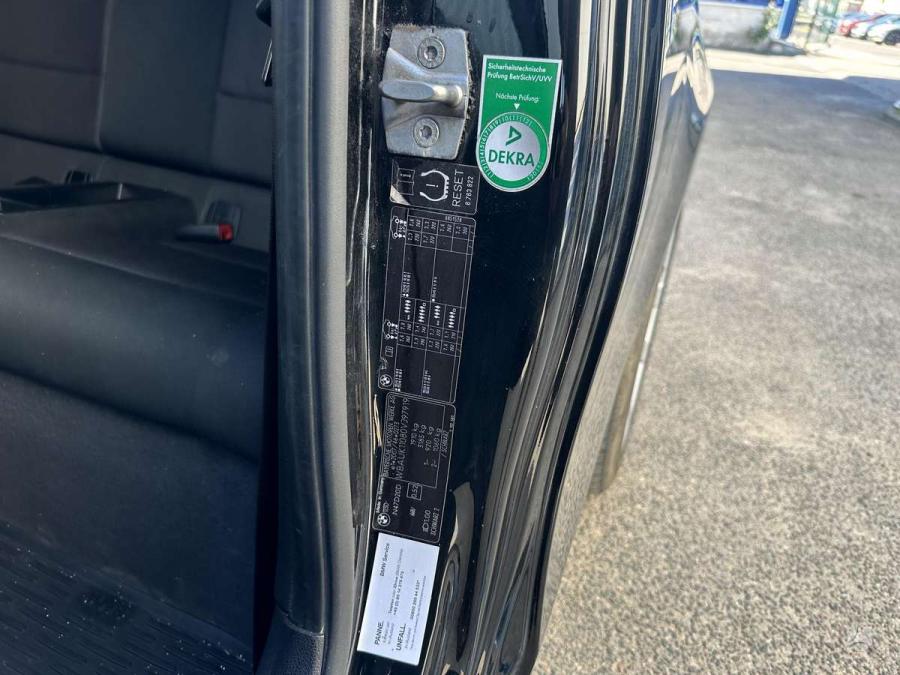 Melns BMW 123 2010 Viļņa, ar dzinēja tilpumu 2.00 L un nobraukumu 296 tūkst. km par 2650 €, foto 26 vietnē AUTOMOTO.COM.LV