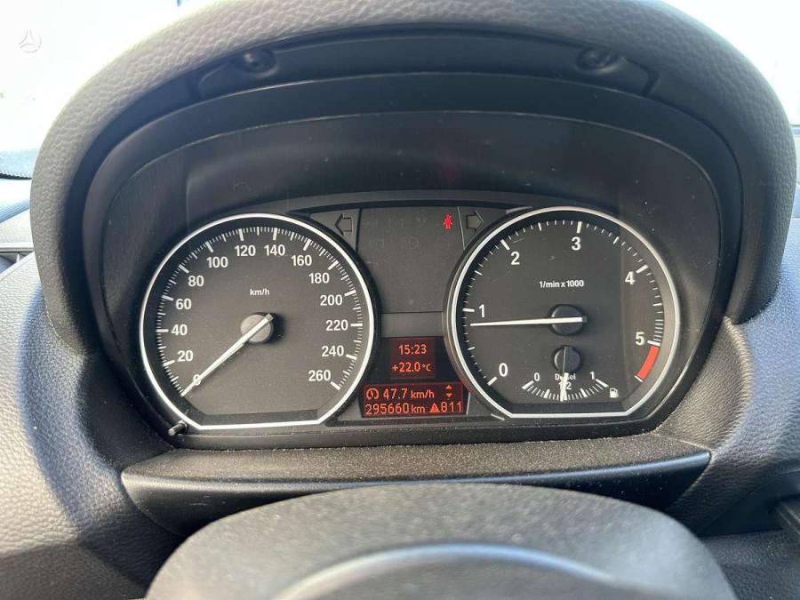 Melns BMW 123 2010 Viļņa, ar dzinēja tilpumu 2.00 L un nobraukumu 296 tūkst. km par 2650 €, foto 27 vietnē AUTOMOTO.COM.LV