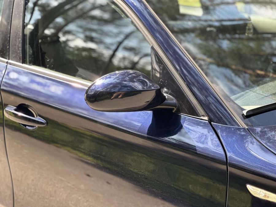 Blue BMW 123 2009 in Vilnius, with an engine capacity of 2.00 L and mileage of 305 thousand km for 4500 €, photo 6 on AUTOMOTO.COM.LV