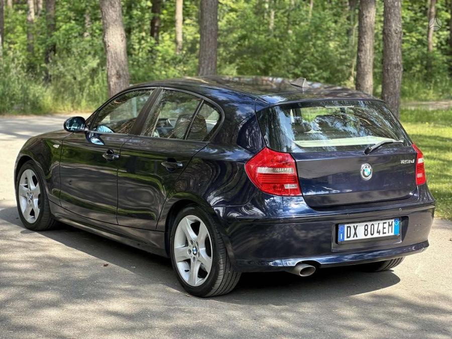 Blue BMW 123 2009 in Vilnius, with an engine capacity of 2.00 L and mileage of 305 thousand km for 4500 €, photo 9 on AUTOMOTO.COM.LV