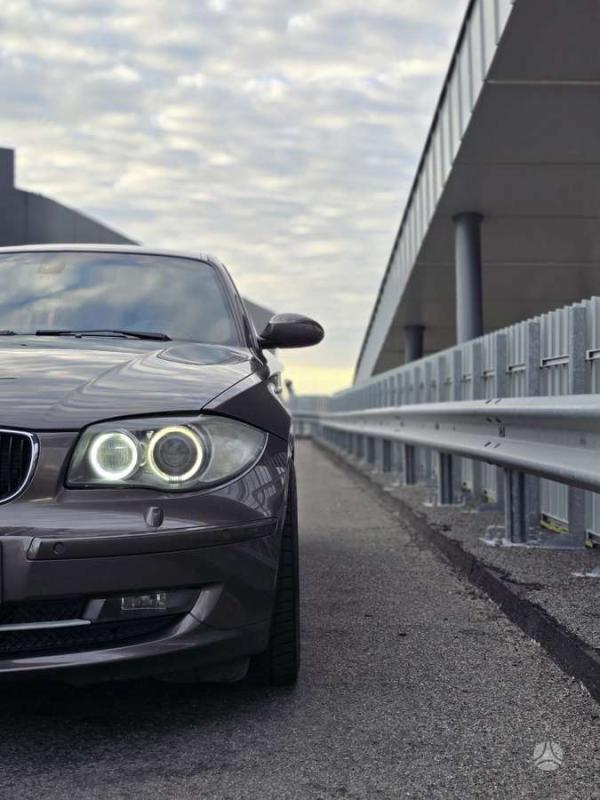 Brown BMW 123 2008 in Vilnius, with an engine capacity of 2.00 L and mileage of 212 thousand km for 4400 €, photo 9 on AUTOMOTO.COM.LV
