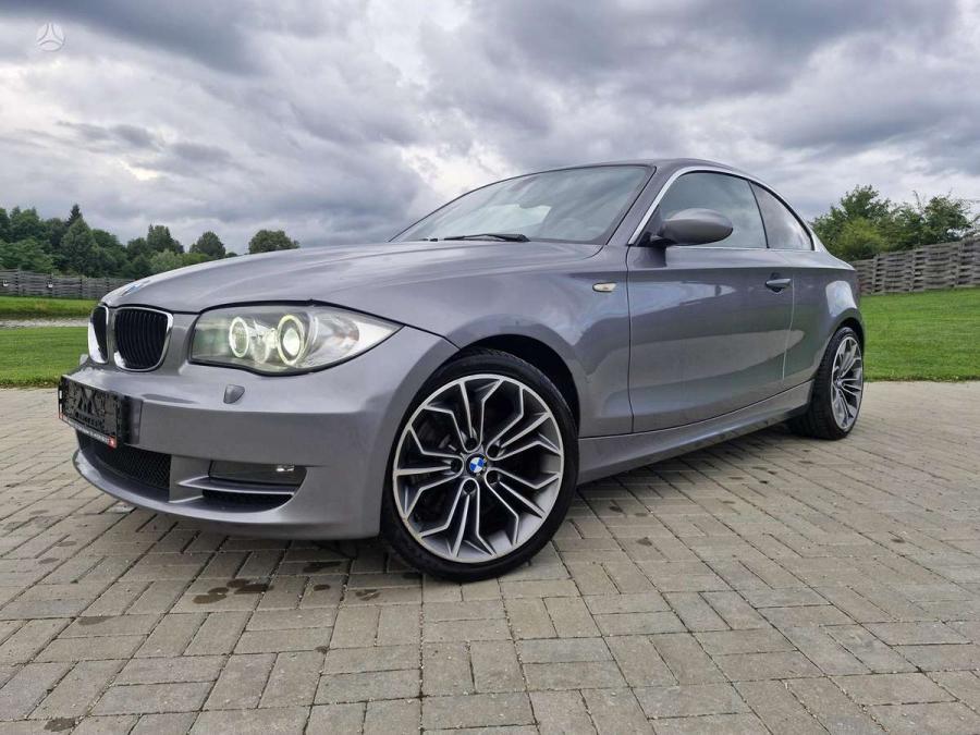 Grey BMW 123 2009 in Vilnius, with an engine capacity of 2.00 L and mileage of 240 thousand km for 6300 €, photo 7 on AUTOMOTO.COM.LV