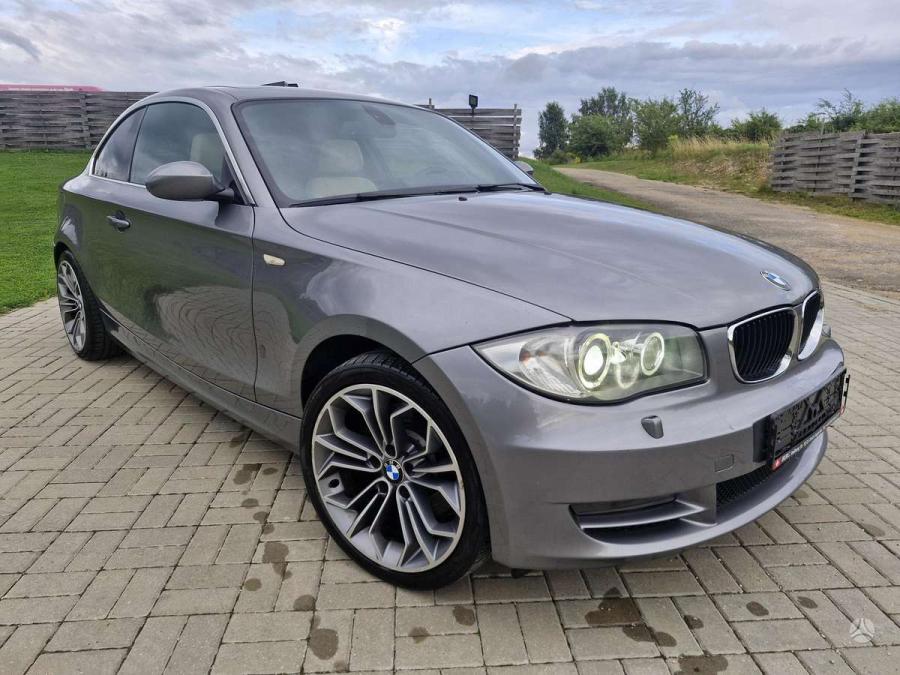 Grey BMW 123 2009 in Vilnius, with an engine capacity of 2.00 L and mileage of 240 thousand km for 6300 €, photo 8 on AUTOMOTO.COM.LV