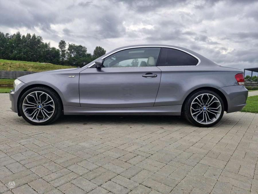 Grey BMW 123 2009 in Vilnius, with an engine capacity of 2.00 L and mileage of 240 thousand km for 6300 €, photo 10 on AUTOMOTO.COM.LV
