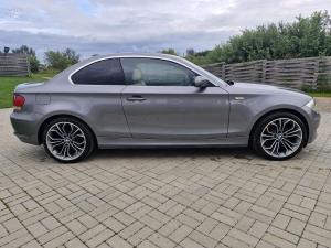Grey BMW 123 2009 in Vilnius, with an engine capacity of 2.00 L and mileage of 240 thousand km for 6300 €, photo 11 on AUTOMOTO.COM.LV