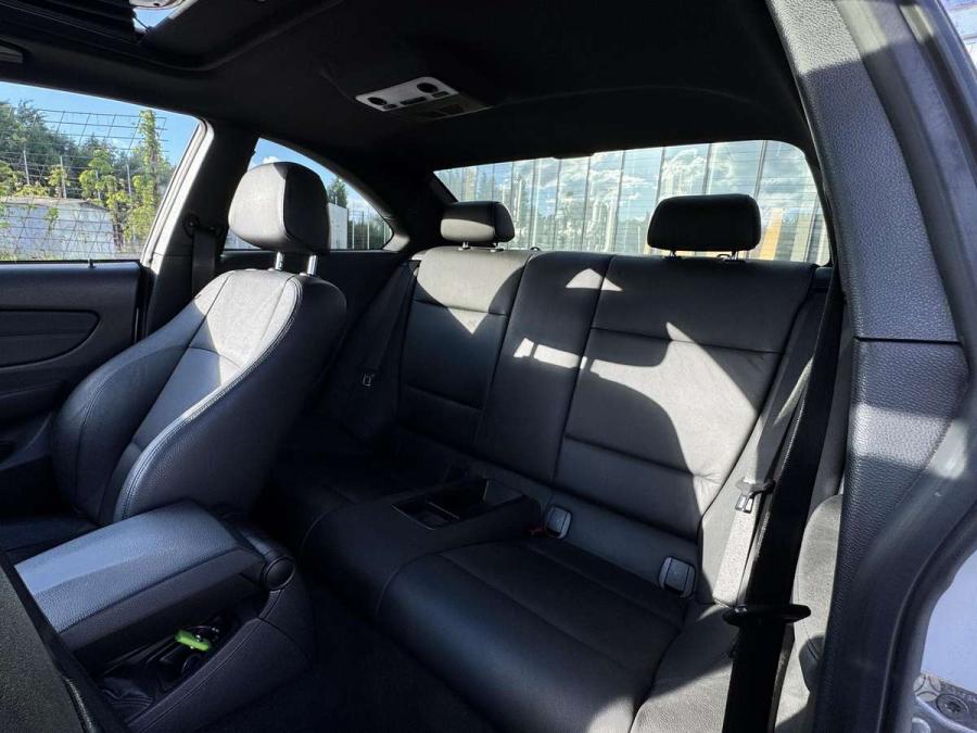 Balts BMW 123 2009 Šauļi, ar dzinēja tilpumu 2.00 L un nobraukumu 270 tūkst. km par 7400 €, foto 12 vietnē AUTOMOTO.COM.LV