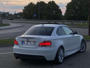 Balts BMW 123 2009 Šauļi, ar dzinēja tilpumu 2.00 L un nobraukumu 270 tūkst. km par 7400 €, foto 13 vietnē AUTOMOTO.COM.LV