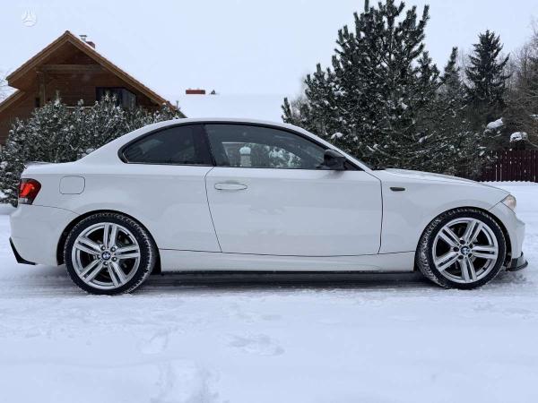 White BMW 123 2013 in Siauliai, with an engine capacity of 2.00 L and mileage of 271 thousand km for 9900 €, photo 9 on AUTOMOTO.COM.LV