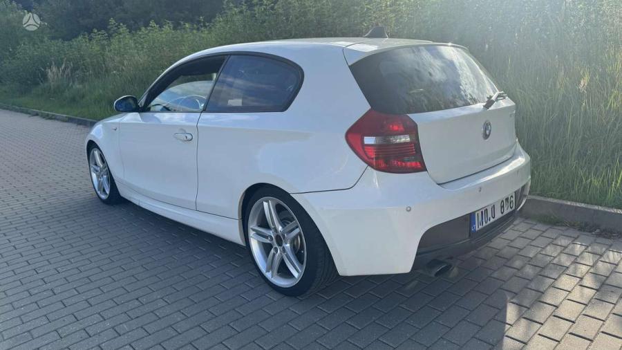 Balts BMW 123 2007 Viļņa, ar dzinēja tilpumu 2.00 L un nobraukumu 0 tūkst. km par 4900 €, foto 3 vietnē AUTOMOTO.COM.LV