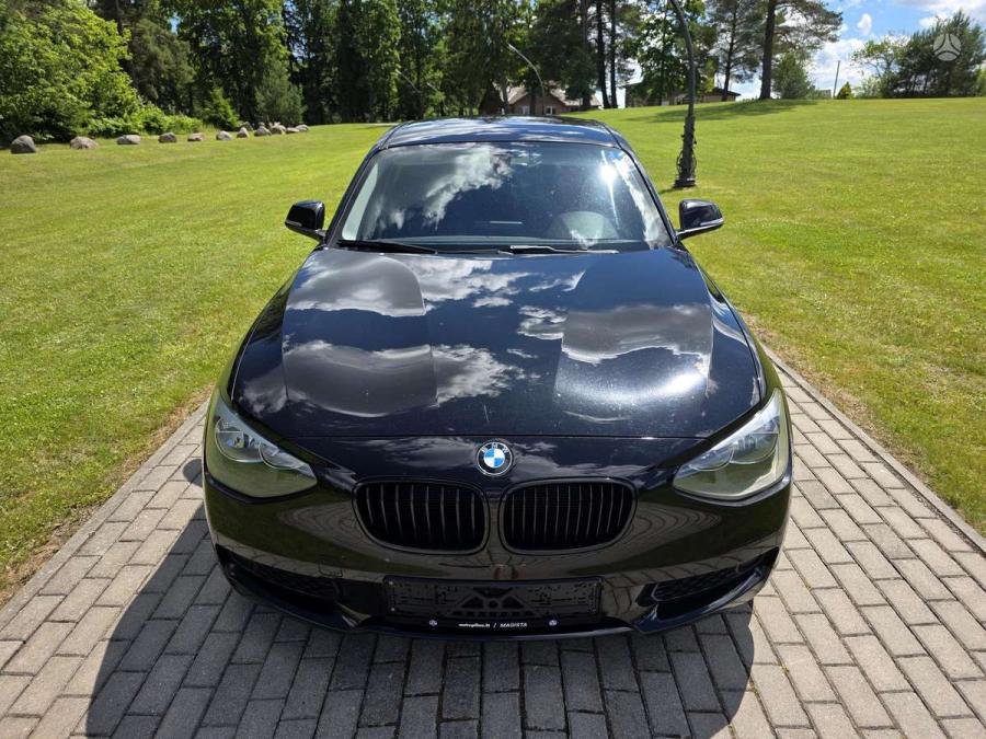 Black BMW 125 2012 in Telschi, with an engine capacity of 2.00 L and mileage of 285 thousand km for 5700 €, photo 6 on AUTOMOTO.COM.LV