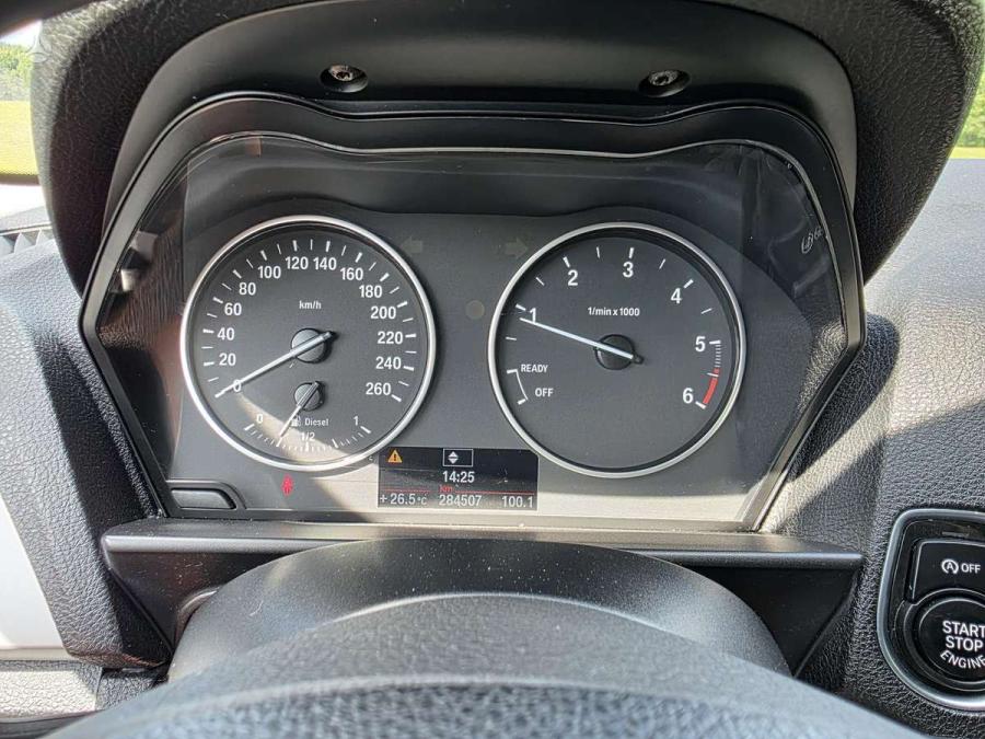 Black BMW 125 2012 in Telschi, with an engine capacity of 2.00 L and mileage of 285 thousand km for 5700 €, photo 32 on AUTOMOTO.COM.LV