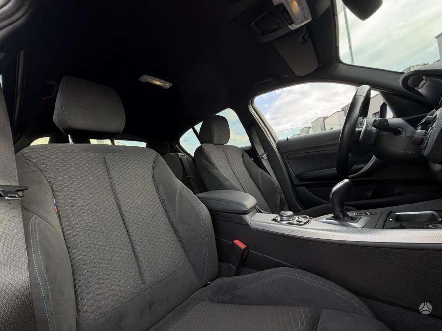 Blue BMW 125 2012 in Vilnius, with an engine capacity of 2.00 L and mileage of 300 thousand km for 7600 €, photo 18 on AUTOMOTO.COM.LV