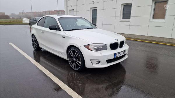 White BMW 128 2012 in Gargzdai, with an engine capacity of 3.00 L and mileage of 148 thousand km for 8999 €, photo 1 on AUTOMOTO.COM.LV