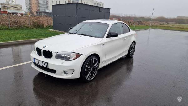 White BMW 128 2012 in Gargzdai, with an engine capacity of 3.00 L and mileage of 148 thousand km for 8999 €, photo 3 on AUTOMOTO.COM.LV