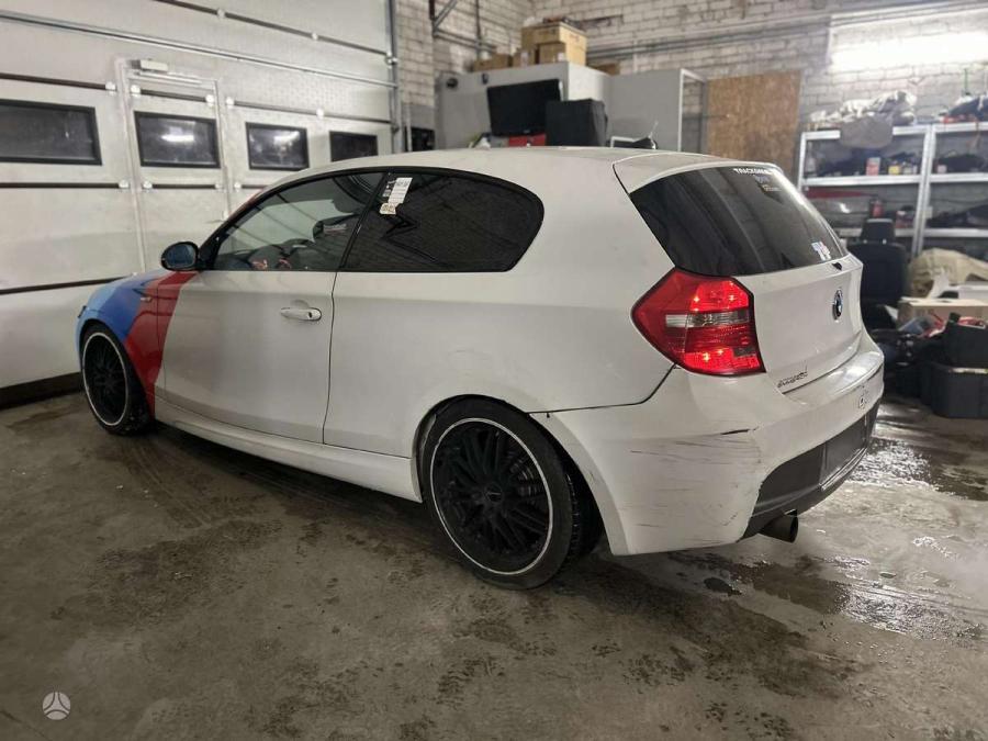 Balts BMW 130 2009 Daugavpils, ar dzinēja tilpumu 3.00 L un nobraukumu 200 tūkst. km par 7500 €, foto 3 vietnē AUTOMOTO.COM.LV