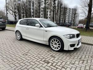 Белый БМВ 130 2010 в Рига, объемом двигателя 3.00 л и пробегом 198 тыс. км за 7300 €, фото 4 на AUTOMOTO.COM.LV