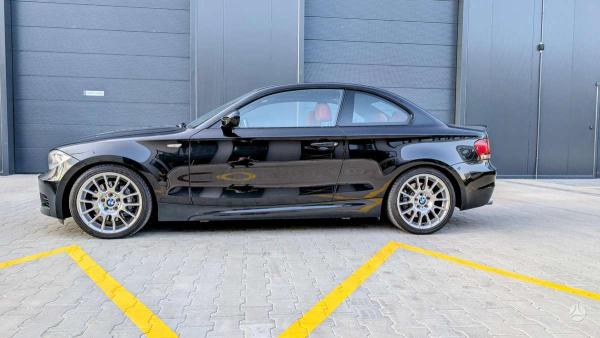 Melns BMW 135 2010 Viļņa, ar dzinēja tilpumu 2.98 L un nobraukumu 121 tūkst. km par 12500 €, foto 4 vietnē AUTOMOTO.COM.LV