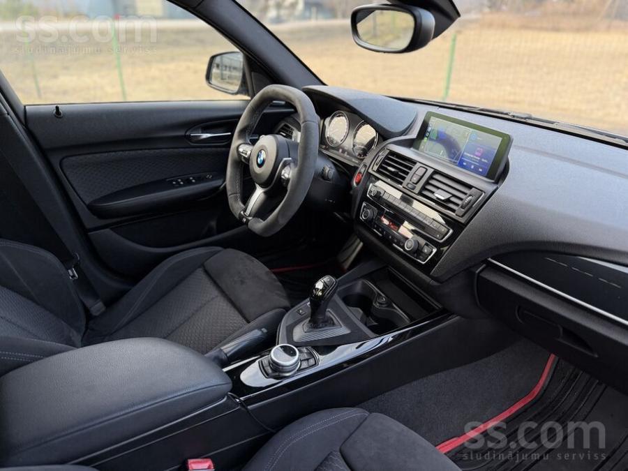 Grey BMW 135 2013 in Ogre, with an engine capacity of 3.00 L and mileage of 219 thousand km for 15700 €, photo 18 on AUTOMOTO.COM.LV