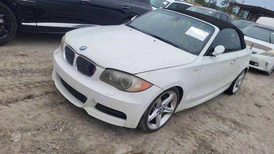 Balts BMW 135 2009 Kauņa, ar dzinēja tilpumu 2.98 L un nobraukumu 112 tūkst. km par 4900 €, foto 3 vietnē AUTOMOTO.COM.LV