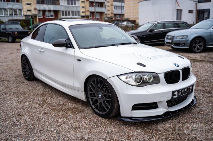 Balts BMW 135 2008 Liepāja, ar dzinēja tilpumu 3.00 L un nobraukumu 104 tūkst. km par 16500 €, foto 4 vietnē AUTOMOTO.COM.LV