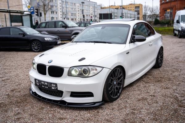 White BMW 135 2008 in Riga, with an engine capacity of 3.00 L and mileage of 104 thousand km for 18500 €, photo 1 on AUTOMOTO.COM.LV