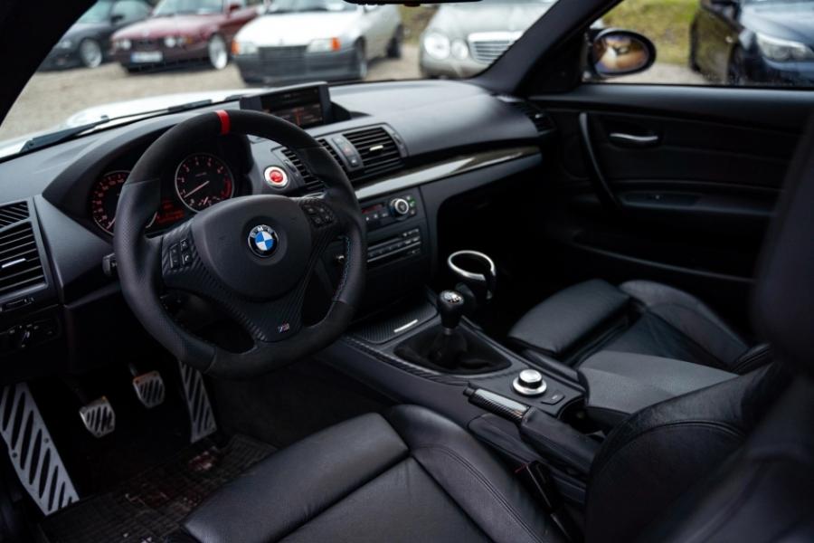 White BMW 135 2008 in Riga, with an engine capacity of 3.00 L and mileage of 104 thousand km for 18500 €, photo 25 on AUTOMOTO.COM.LV