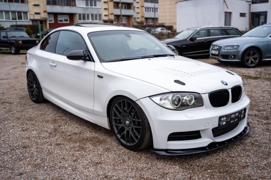 White BMW 135 2008 in Riga, with an engine capacity of 3.00 L and mileage of 104 thousand km for 18500 €, photo 30 on AUTOMOTO.COM.LV