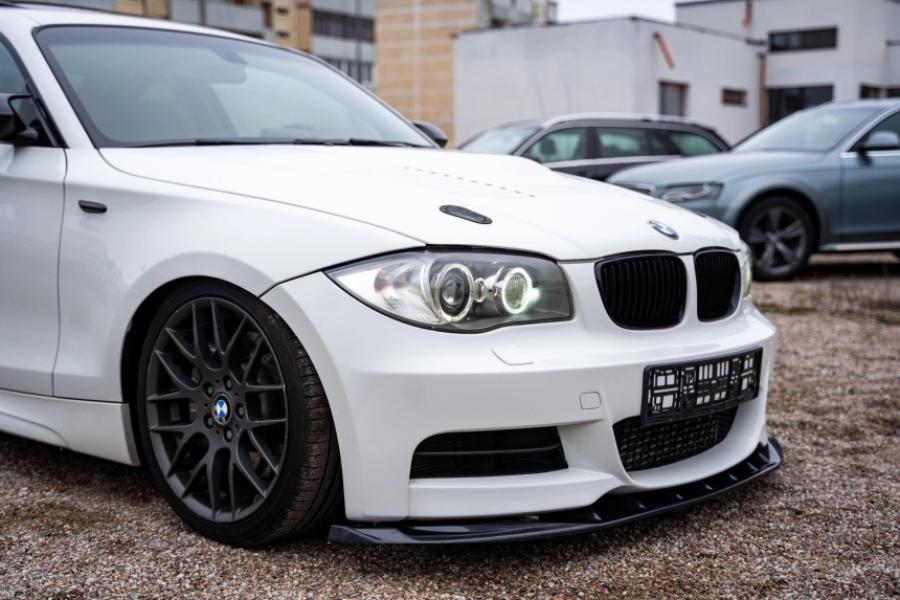 White BMW 135 2008 in Riga, with an engine capacity of 3.00 L and mileage of 104 thousand km for 18500 €, photo 31 on AUTOMOTO.COM.LV