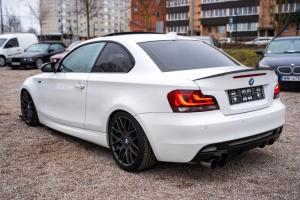 White BMW 135 2008 in Riga, with an engine capacity of 3.00 L and mileage of 104 thousand km for 18500 €, photo 42 on AUTOMOTO.COM.LV